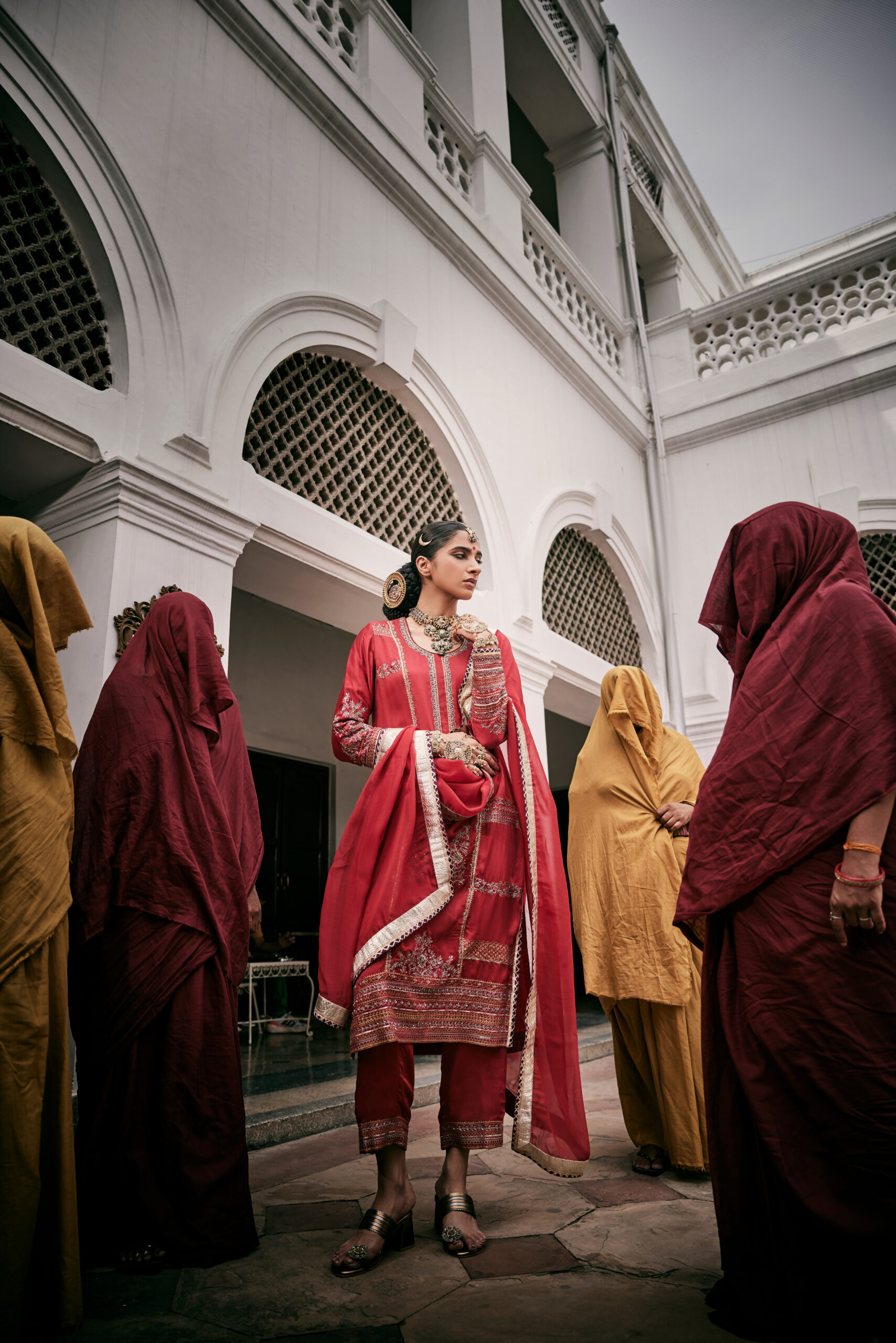 Fiza Aari Kurta Set – Sindoori (MINOR DEFECT) - Douxamour